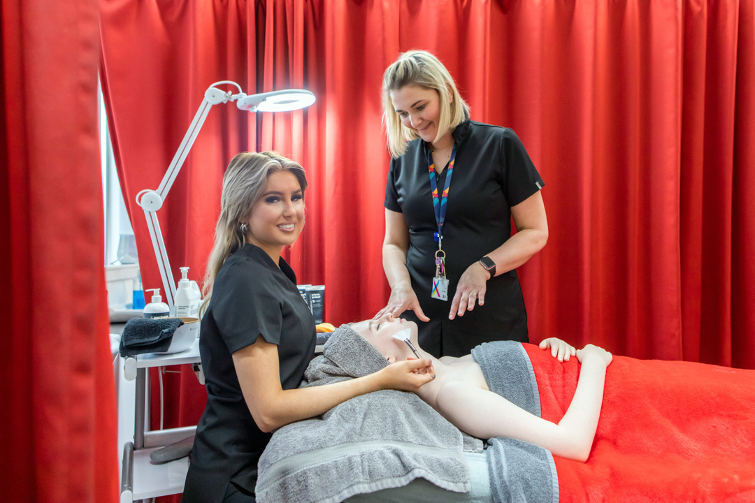 NQ CREATIVE BEAUTY - SCQF 5 - Glasgow Kelvin College