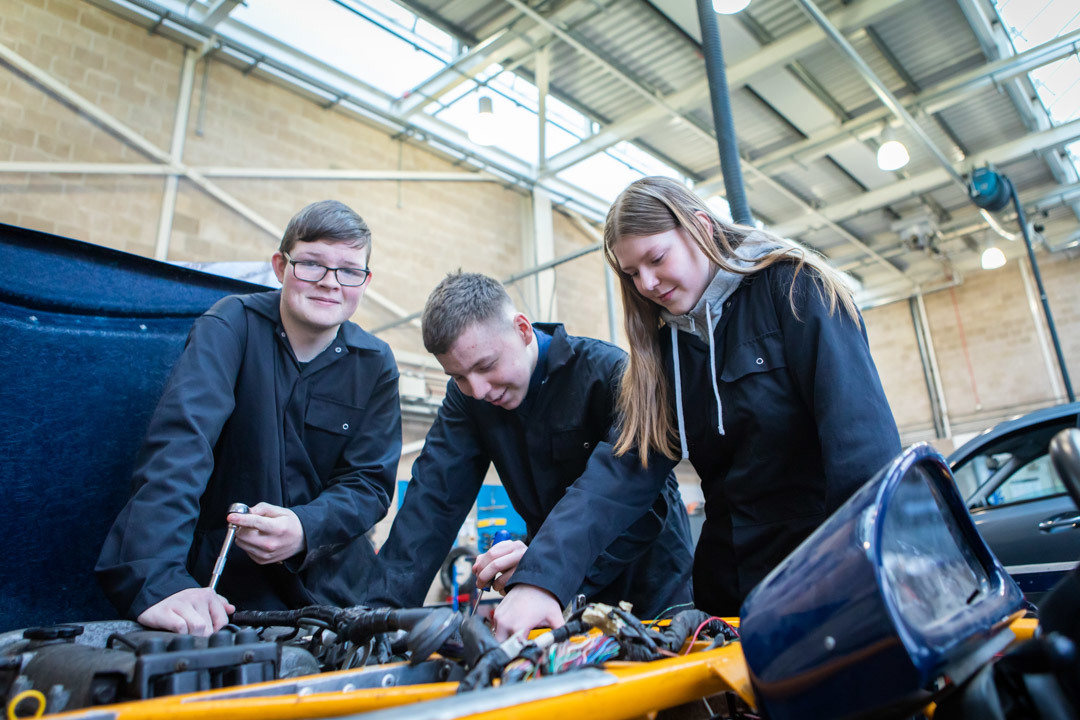 C&G AUTOMOTIVE SERVICE AND REPAIR LEVEL 1 - Glasgow Kelvin College