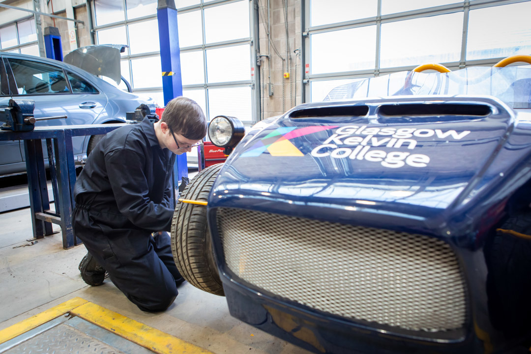 C&G AUTOMOTIVE SERVICE AND REPAIR LEVEL 1 - Glasgow Kelvin College