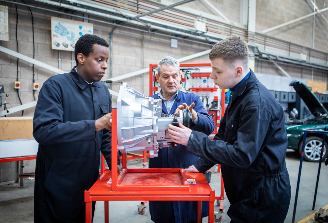 C&G AUTOMOTIVE SERVICE AND REPAIR LEVEL 1 - Glasgow Kelvin College